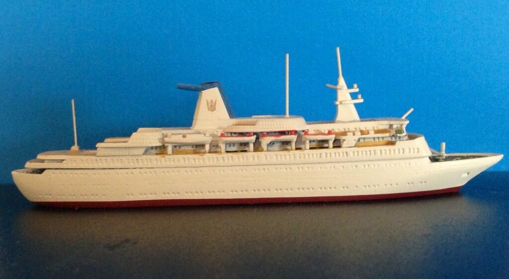 Sailing the Miniature waves – CruiseOctopus.com